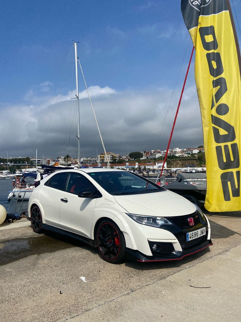 @yeves's vehicle on RoadStr | Honda Civic Type R 2016